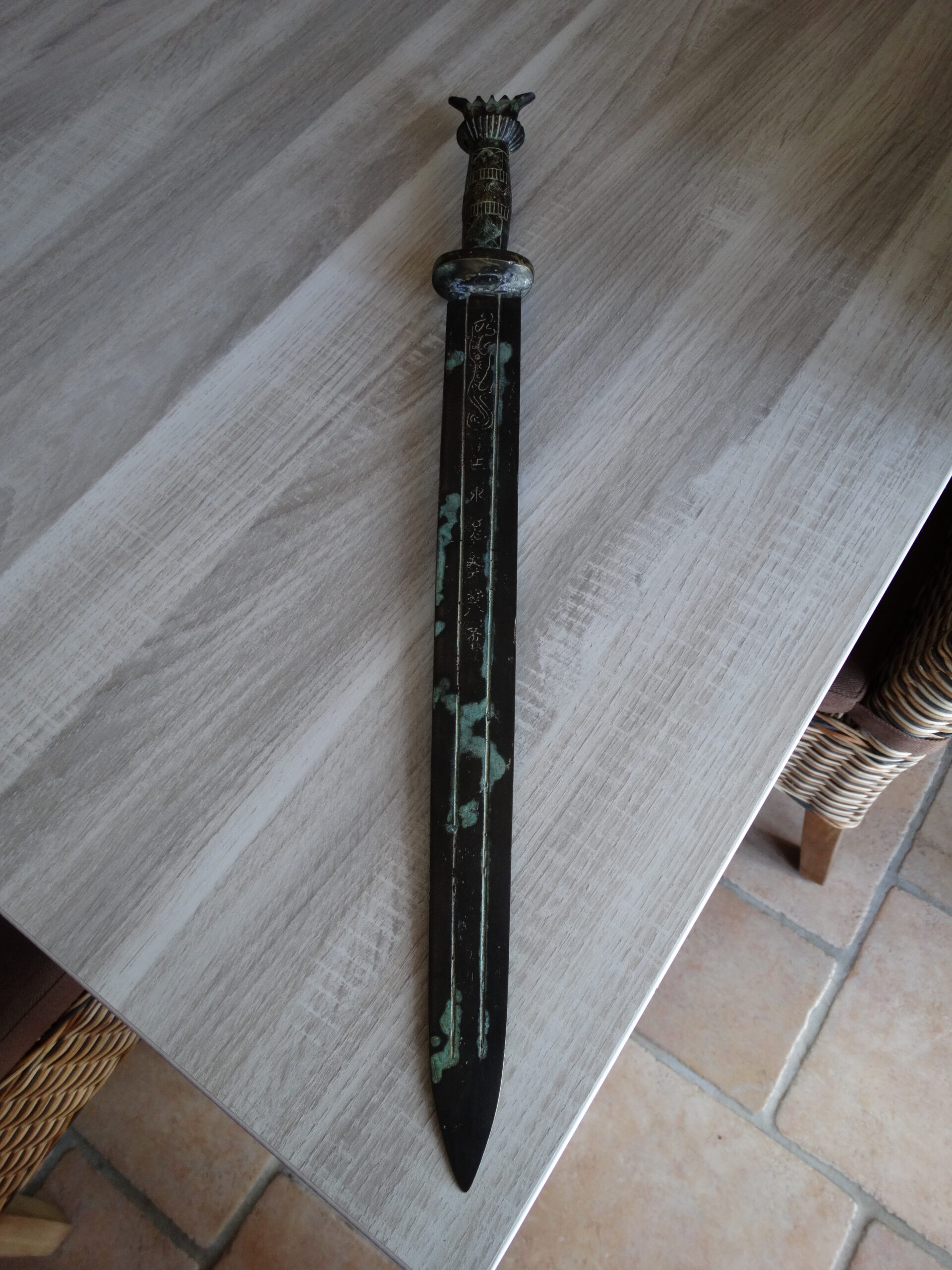 glaive en bronze chinois