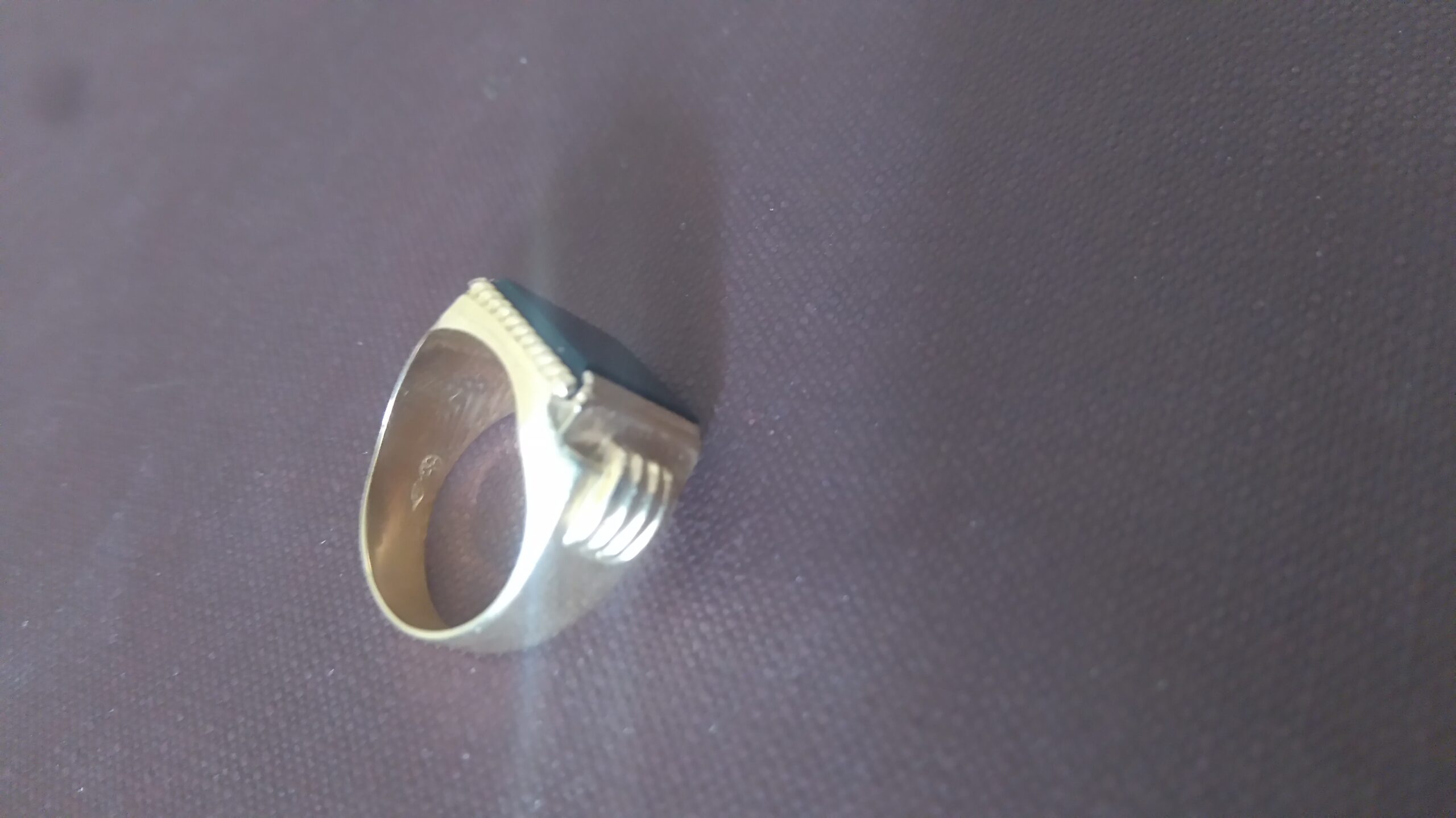 Estimation Bijoux: Chevalière or 750 millième onyx + poinçon trèfle 4 ...